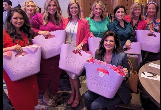 Former National Sales Director Says Mary Kay is a Pyramid Scheme – Pink ...